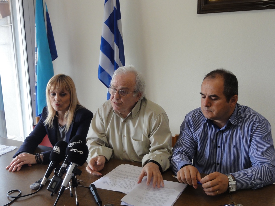 «Οι αναφορές στο όνομά μου είναι απαράδεκτες» δηλώνει ο πρόεδρος της ...